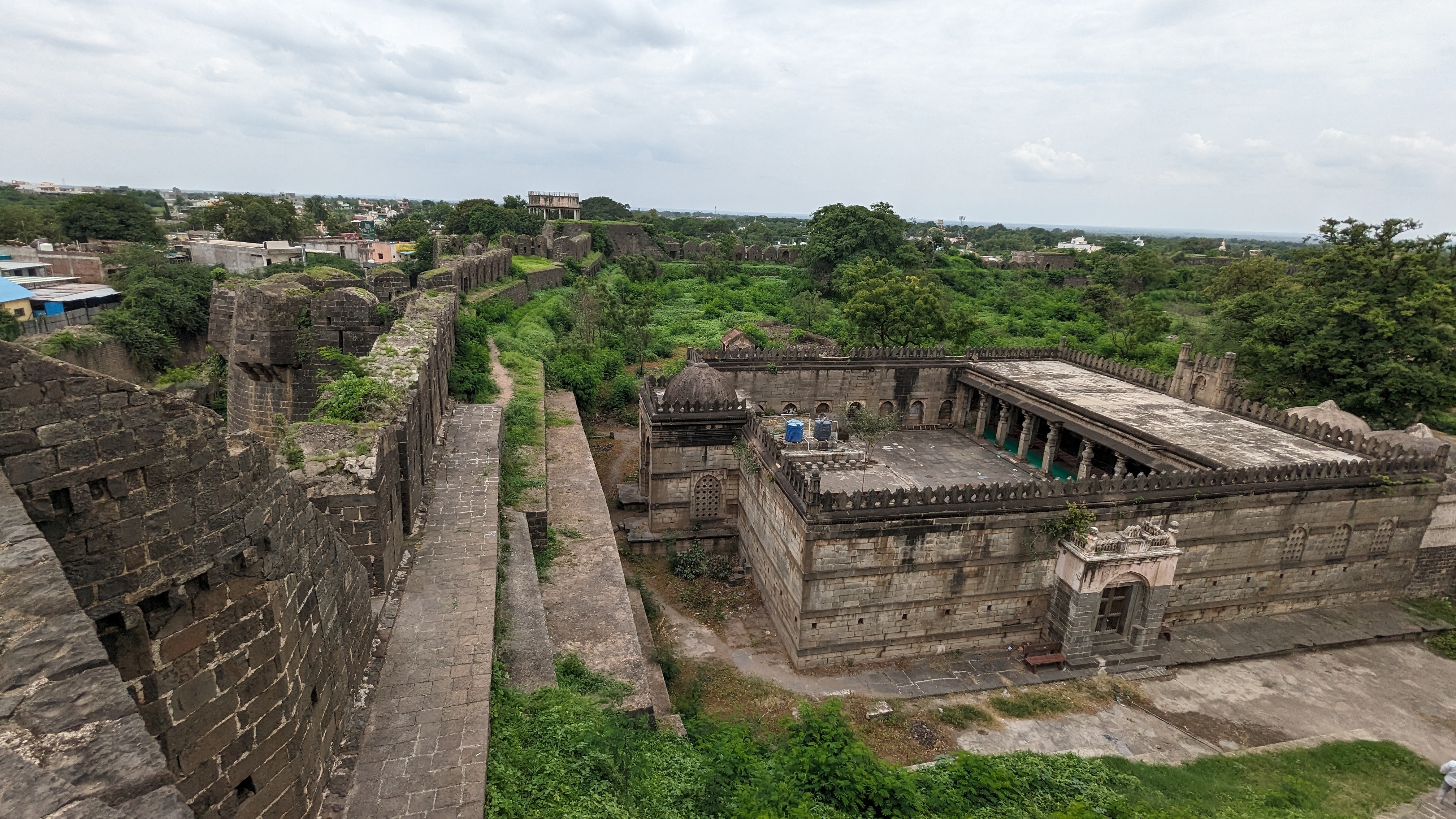 Discover Paranda Fort in India with a Private Driver with a Daytrip Car ...